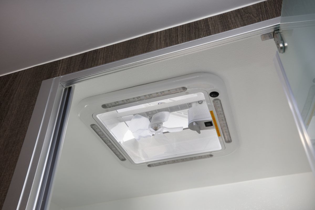 Finch 12V Shower Hatch with LED Lights – The Caravan Shop